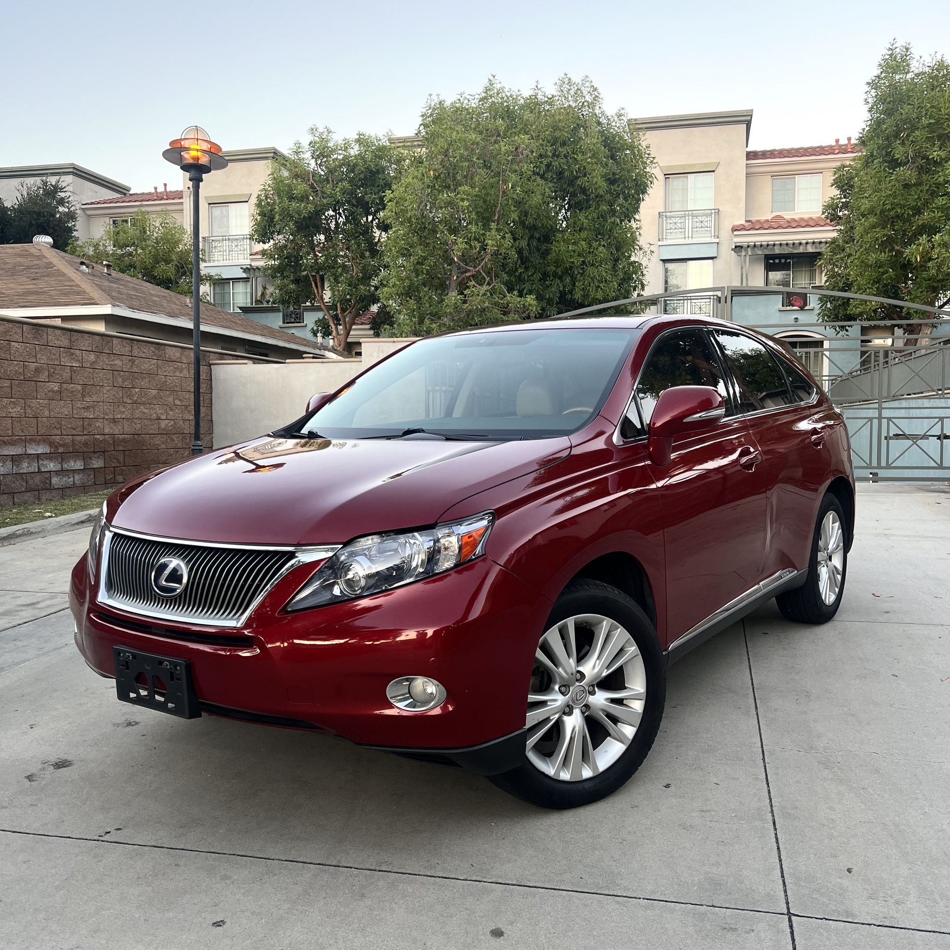 2010 Lexus Rx 450h for Sale in Glendale, CA - OfferUp