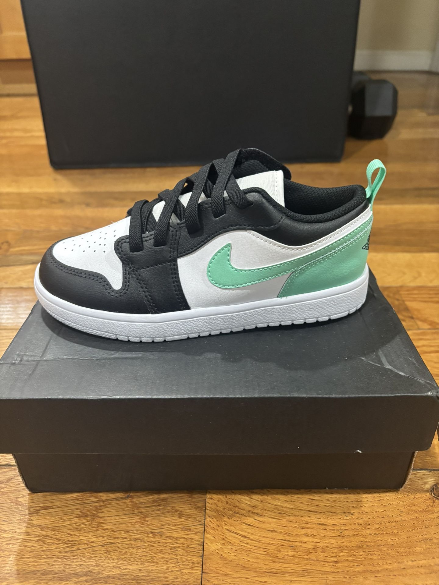 Kids Nike Air Jordan 1 Low Alt Green Glow Sneakers Size 3Y for Sale in ...