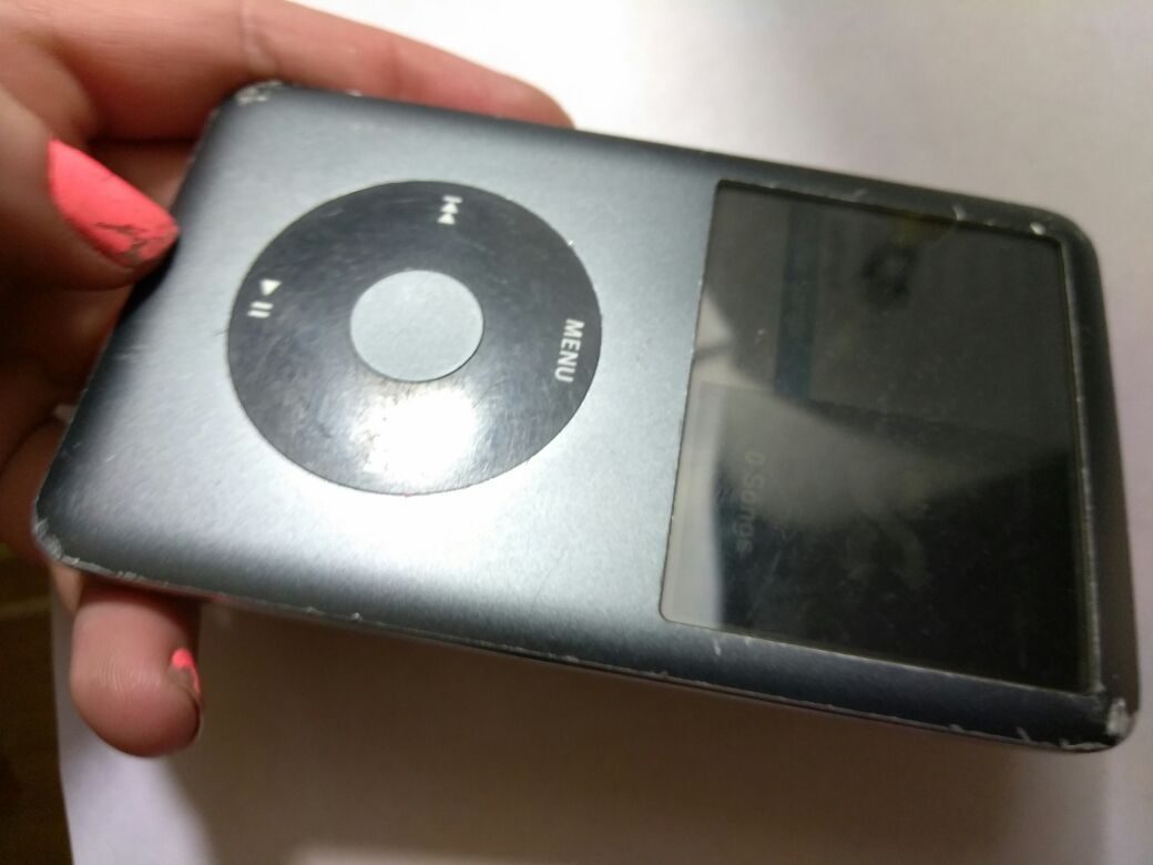 Classic vintage apple Ipod 120gb for Sale in Phoenix, AZ - OfferUp