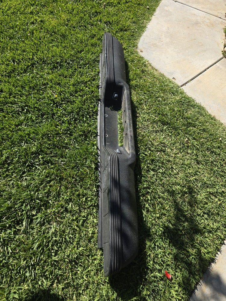 OBS Suburban Rear Bumper FREE for Sale in Temecula, CA - OfferUp