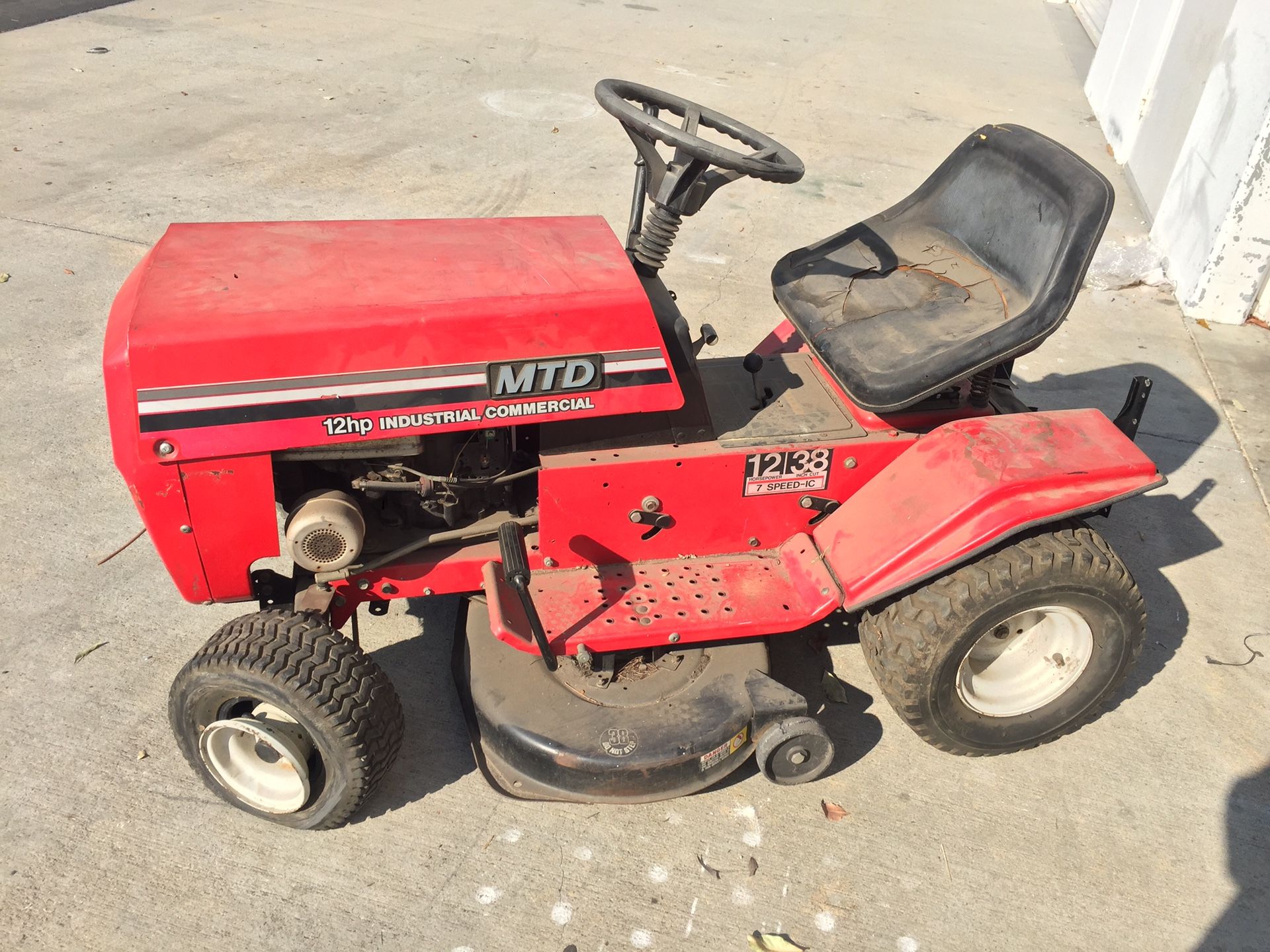 MTD 12hp ride on lawn mower tractor 38” cut Briggs engine for Sale in ...
