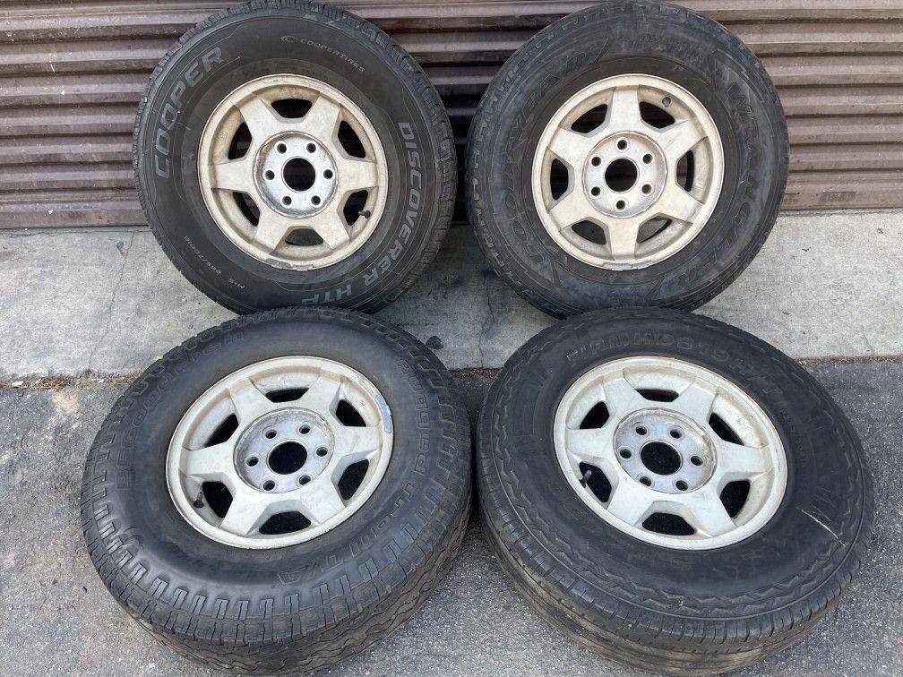 GMC Chevy Yukon Sierra Tahoe suburban 16 inch rims and old tires for ...