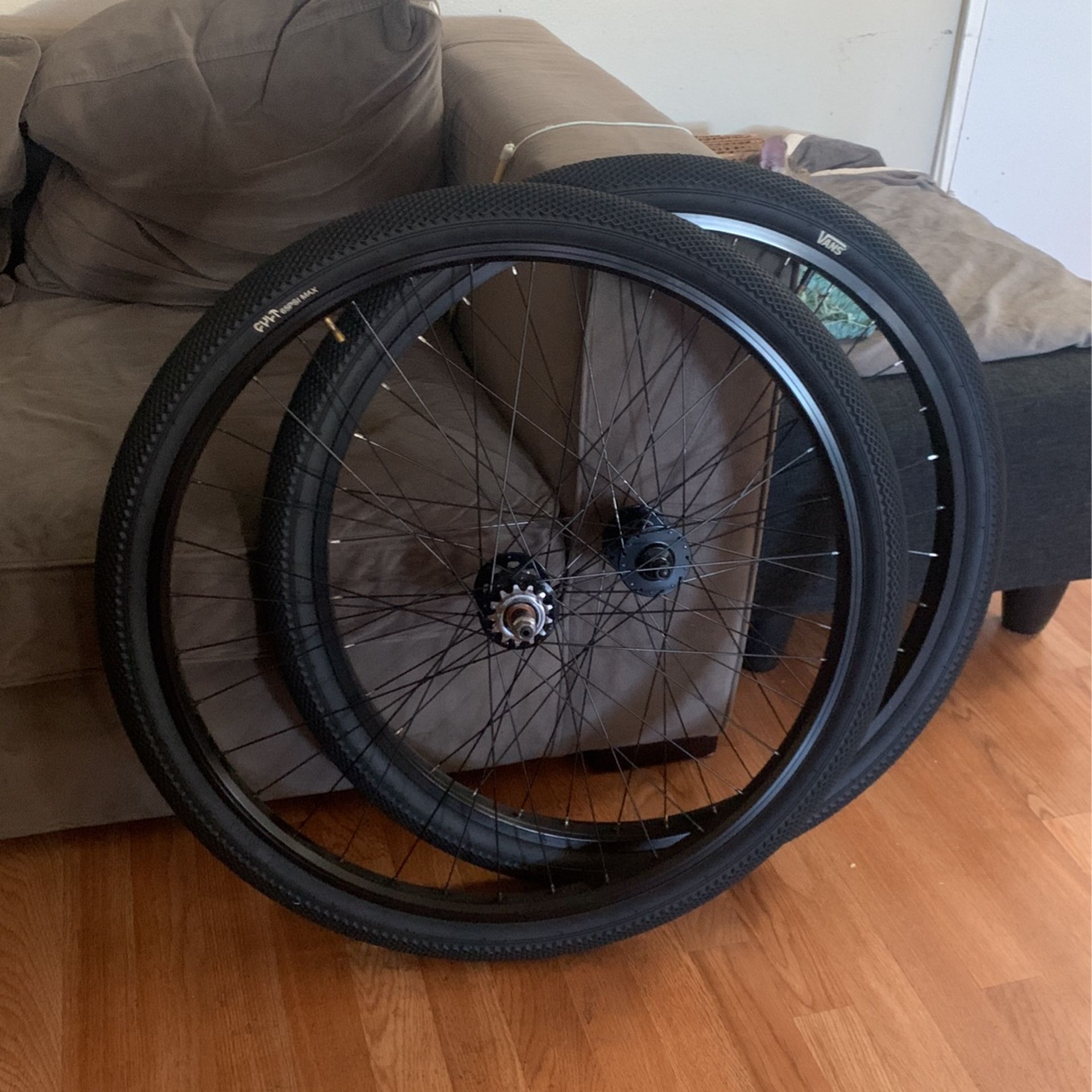 29 Inch Fixed Gear for Sale in Long Beach, CA - OfferUp