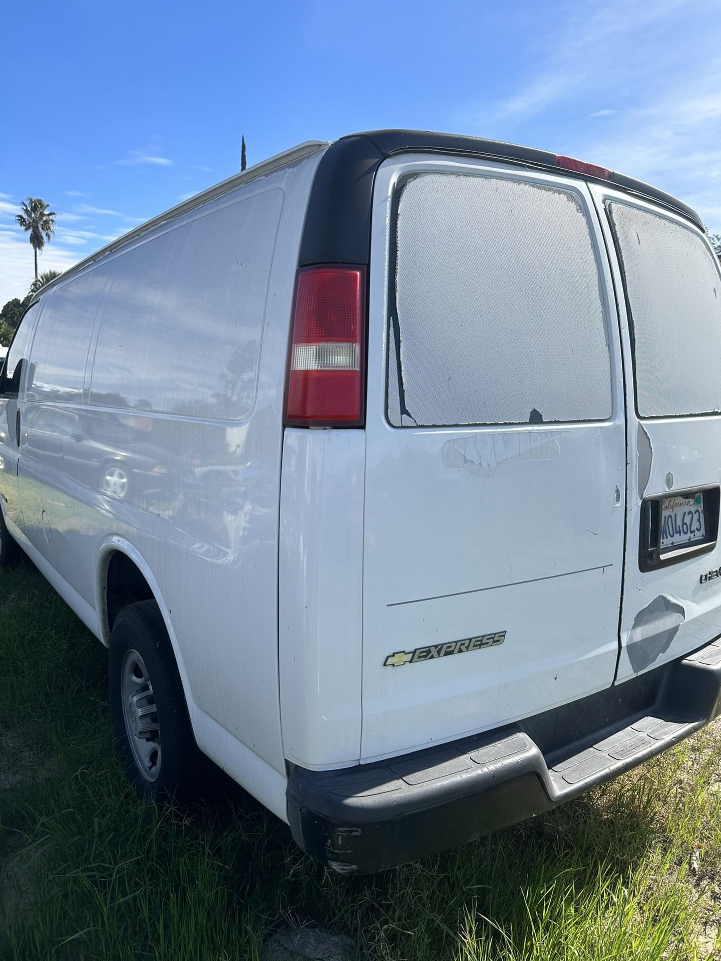 05 Chevy Express 2500 for Sale in Rialto, CA - OfferUp