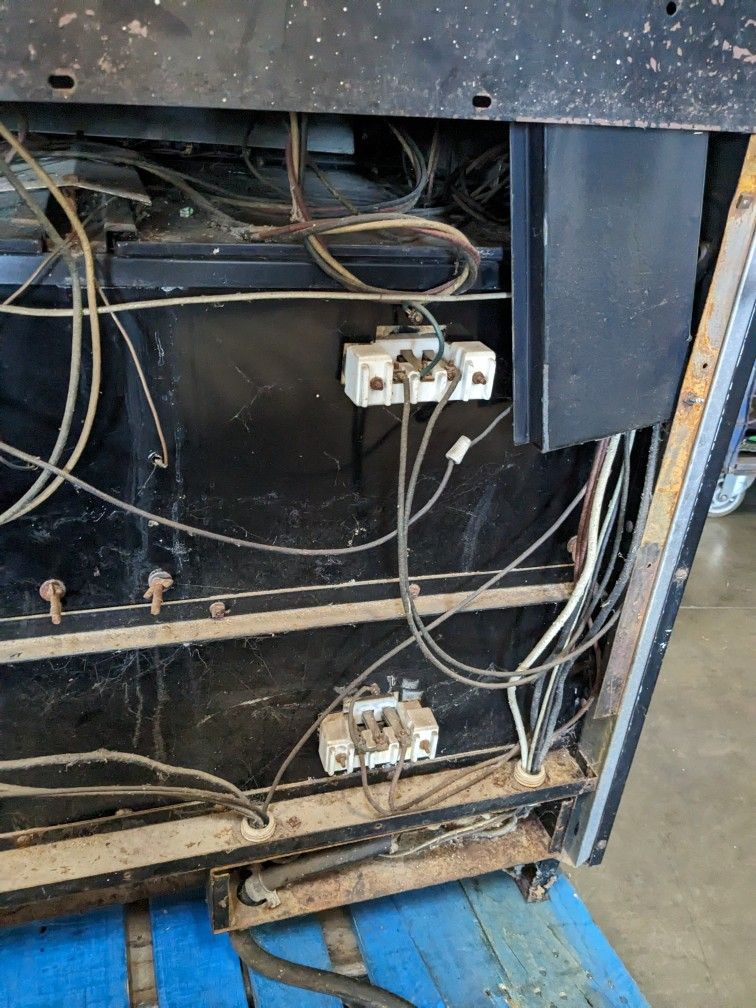 Vintage Monarch Electric Range With Double Oven & 6 Burners *For ...