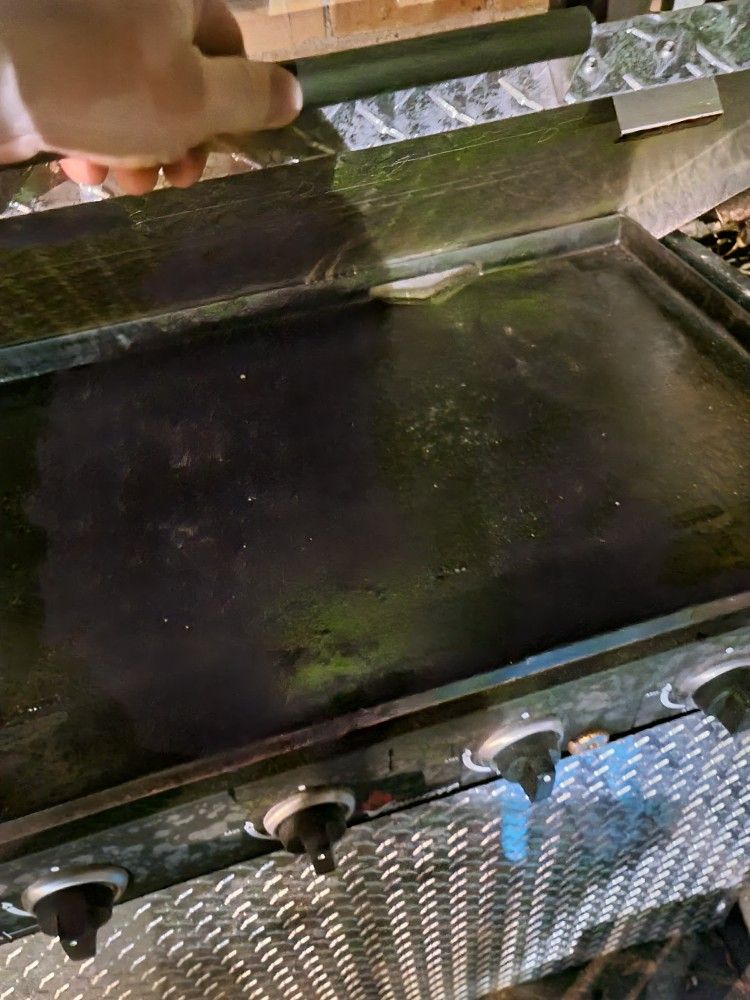 griddle with cower for Sale in Itasca, IL - OfferUp