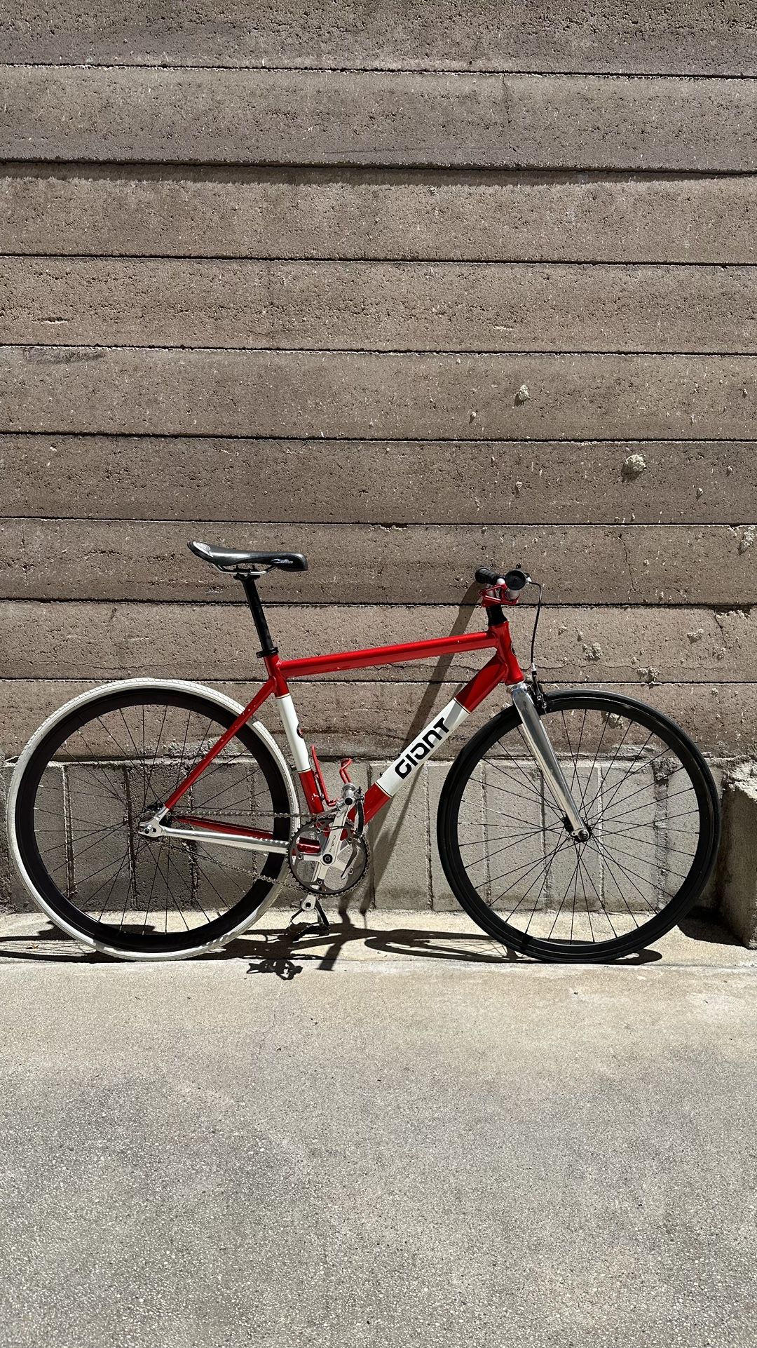 Giant Bowery 72’ for Sale in Los Angeles, CA - OfferUp