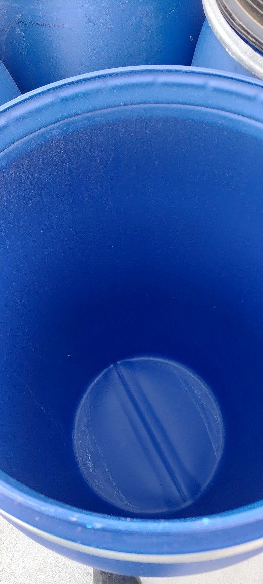 55 Gallon Plastic Barrel And Drums for Sale in Fontana, CA - OfferUp