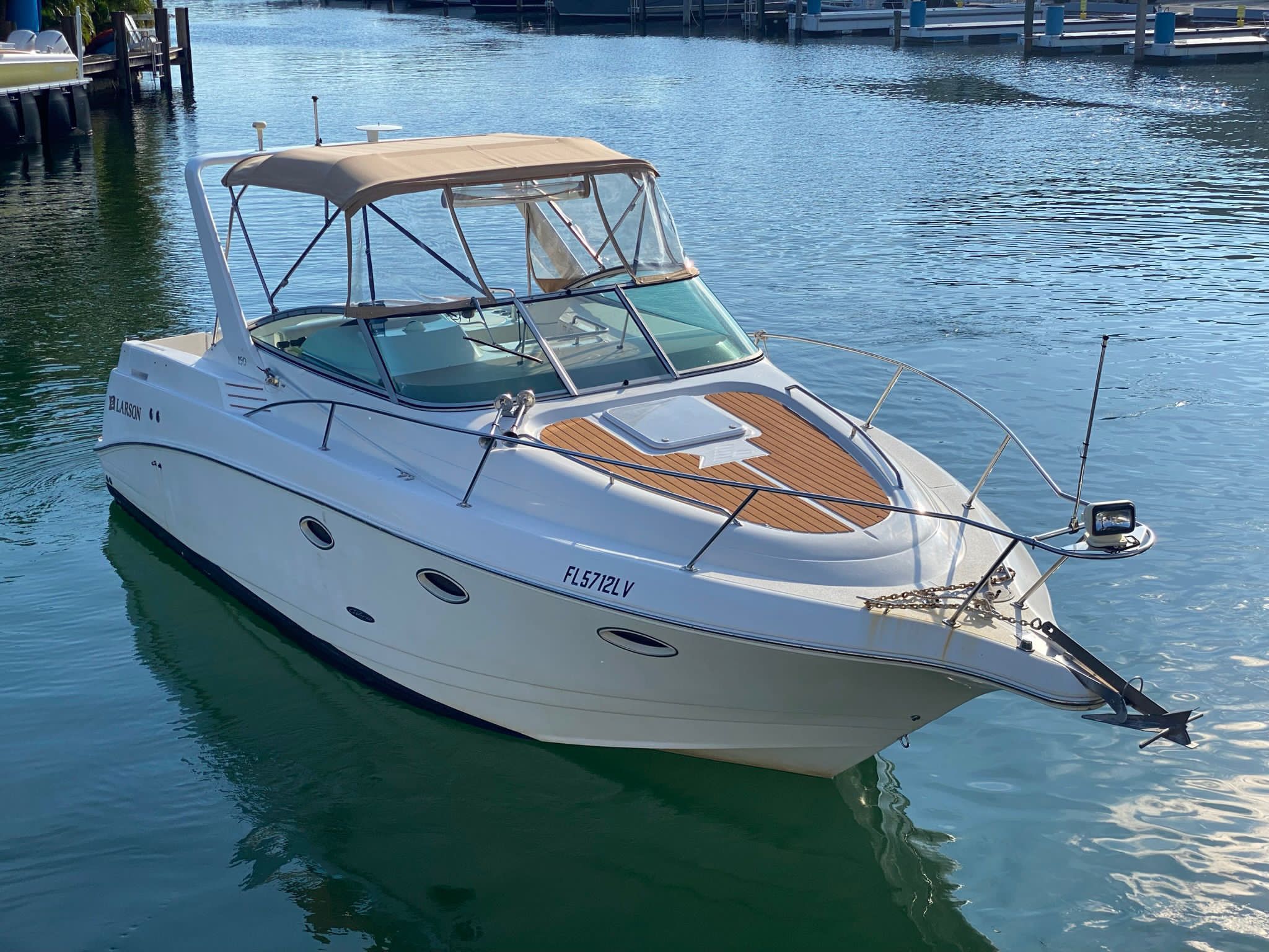 Boat Larson Cabrio Yath 30 Feet for Sale in Medley, FL - OfferUp