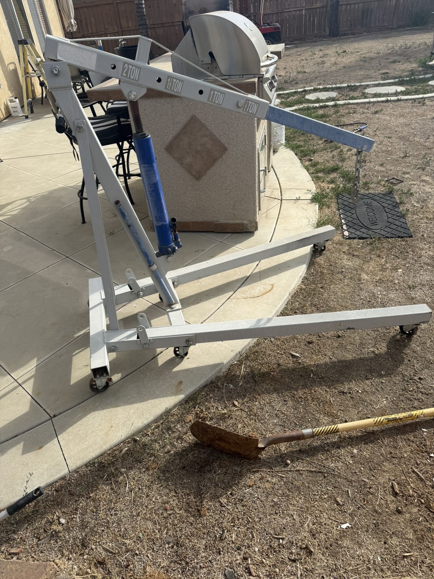 Duralast 2 Ton Engine Hoist for Sale in Menifee, CA - OfferUp