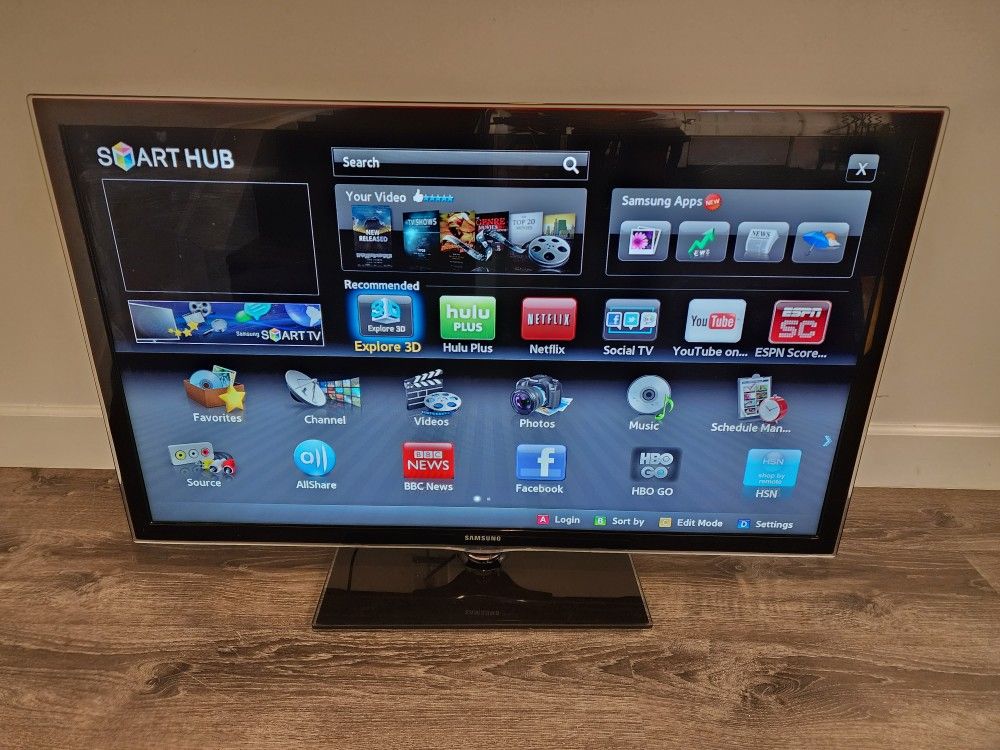Samsung Smart LCD TV 46" With Remote and Stand! for Sale in Westminster ...