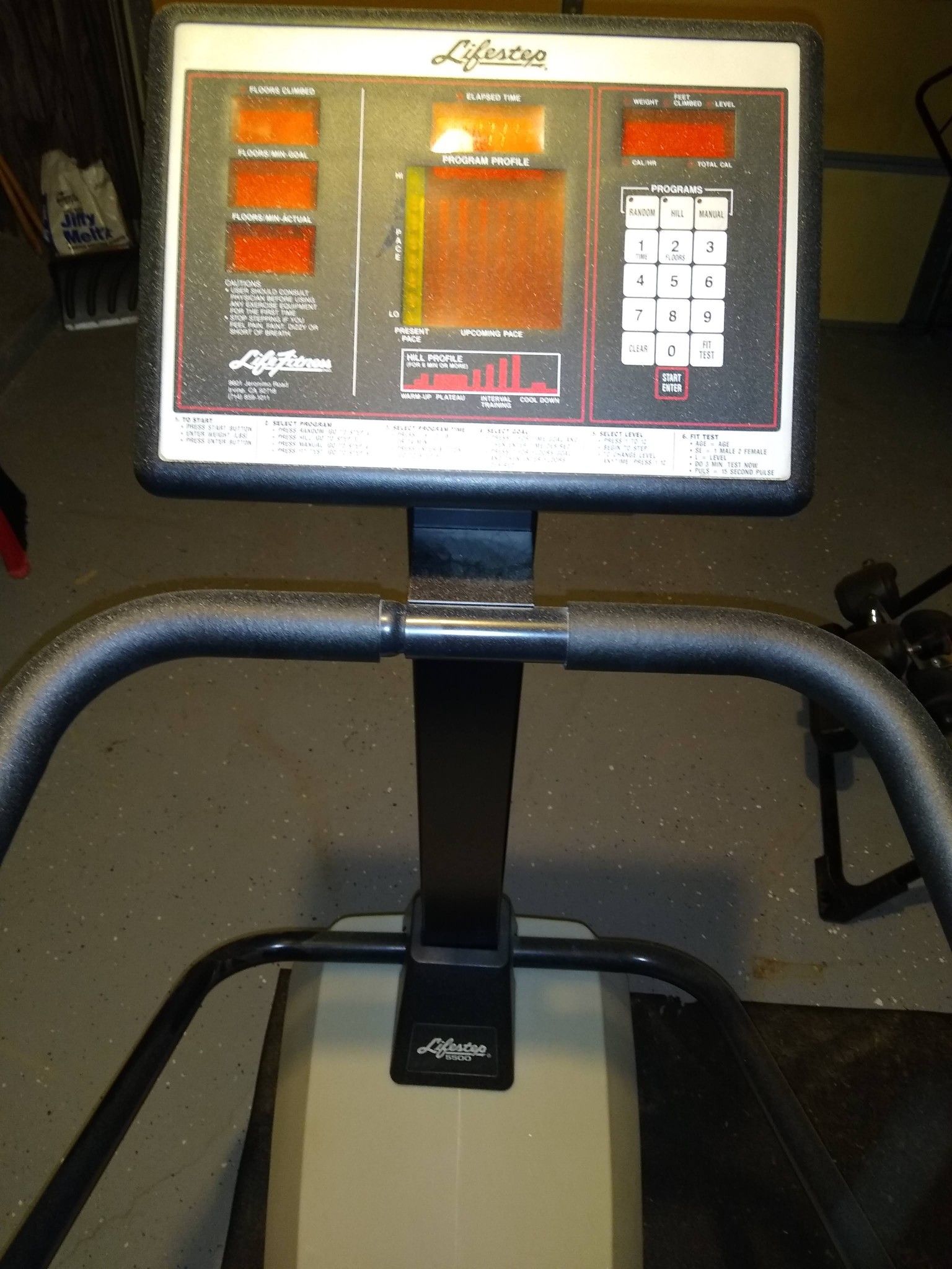 Life fitness Lifestep 5500 Stair Stepper for Sale in Rockford, IL - OfferUp