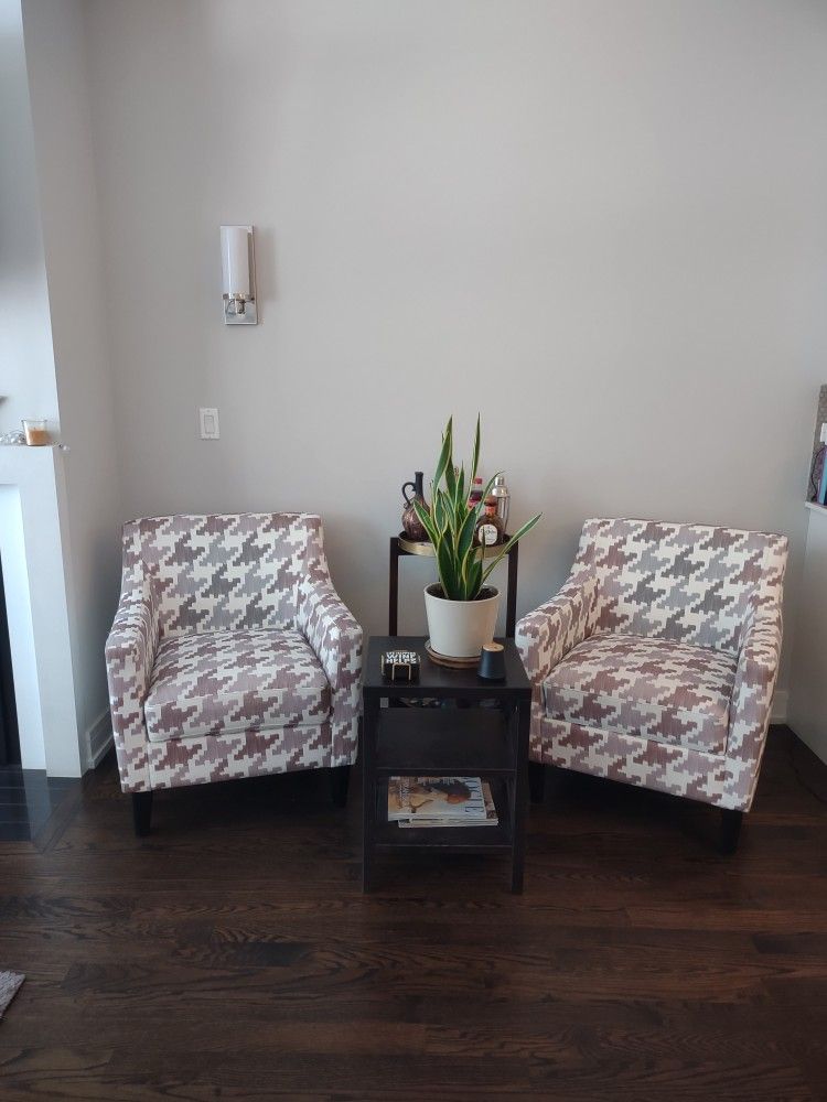 A Pair Of Houndstooth-like Pattern Accent Chairs $50 Each for Sale in ...