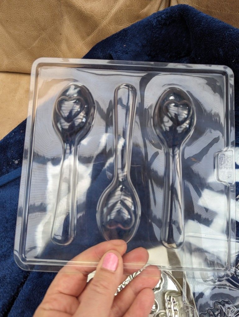 Chocolate Dessert Making Candy Mold Kit for Sale in Bothell, WA - OfferUp