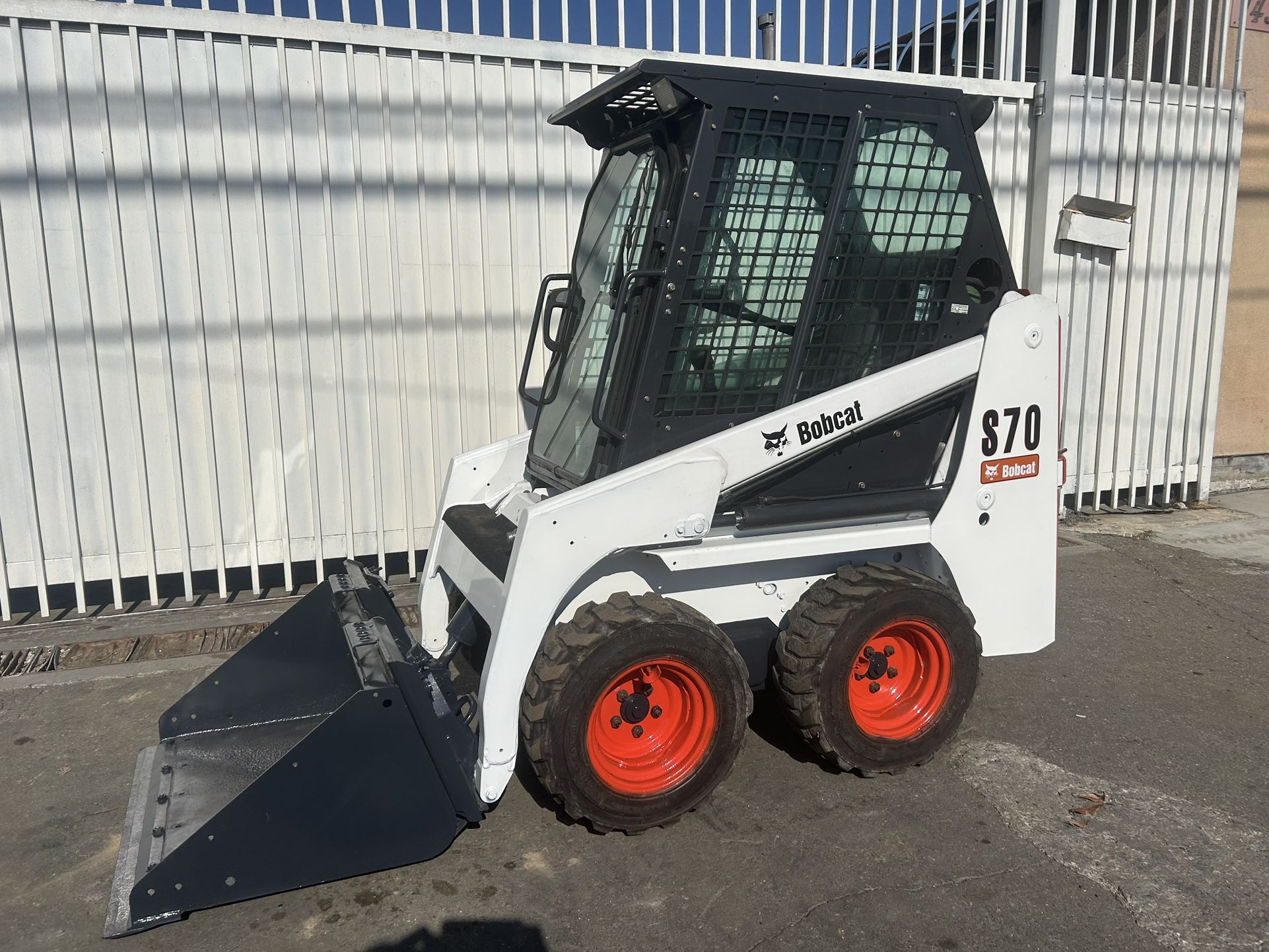 2015 Bobcat S70 ENCLOSED CAB for Sale in Los Angeles, CA - OfferUp