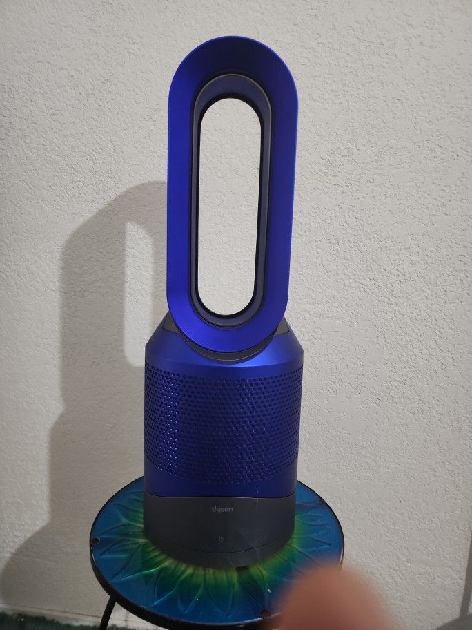Dyson HP01 Pure Hot+Cool Desk Purifier w/Remote for Sale in North Las ...