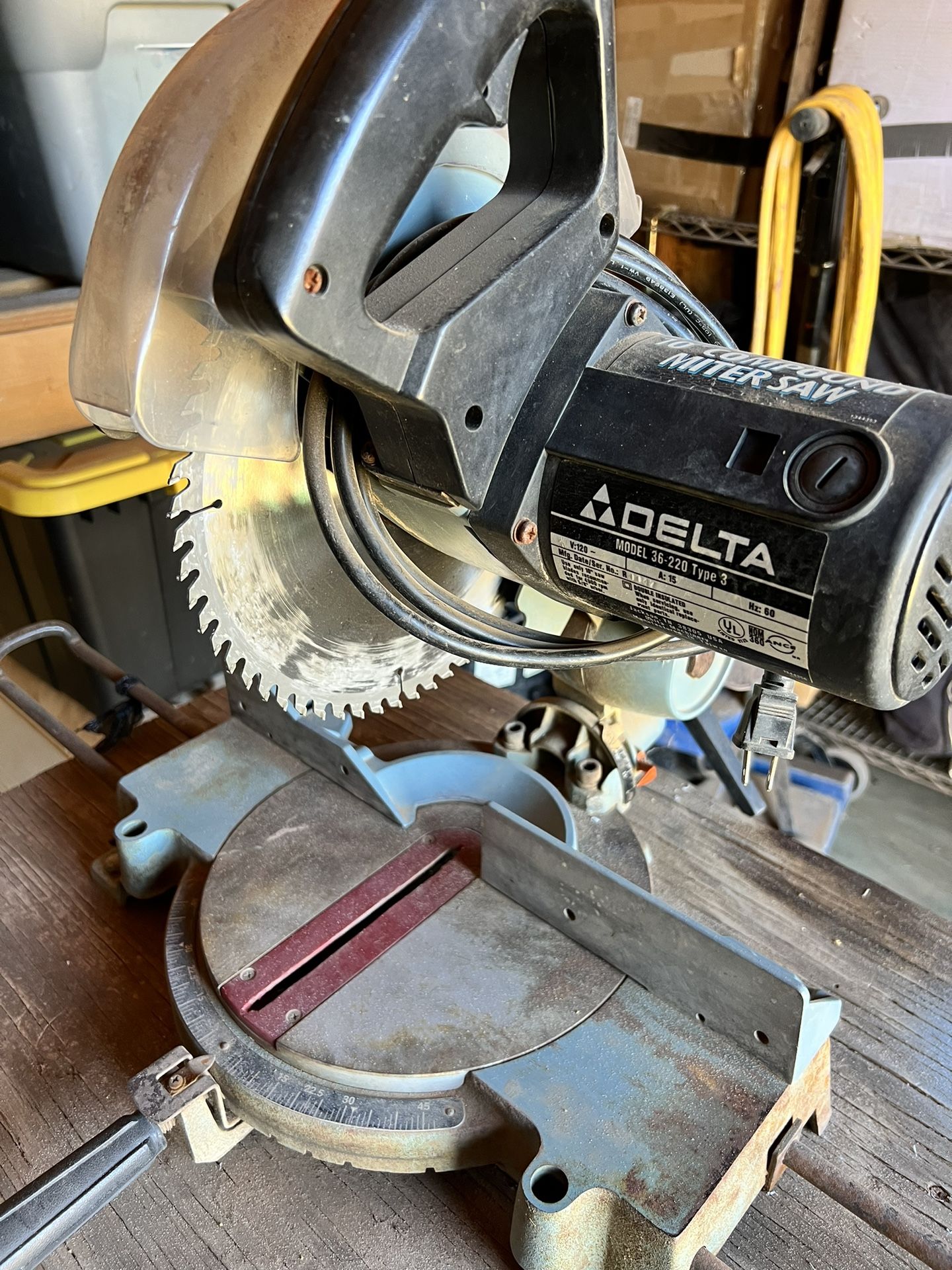 Delta 10” Compound Miter Saw for Sale in Lubbock, TX - OfferUp