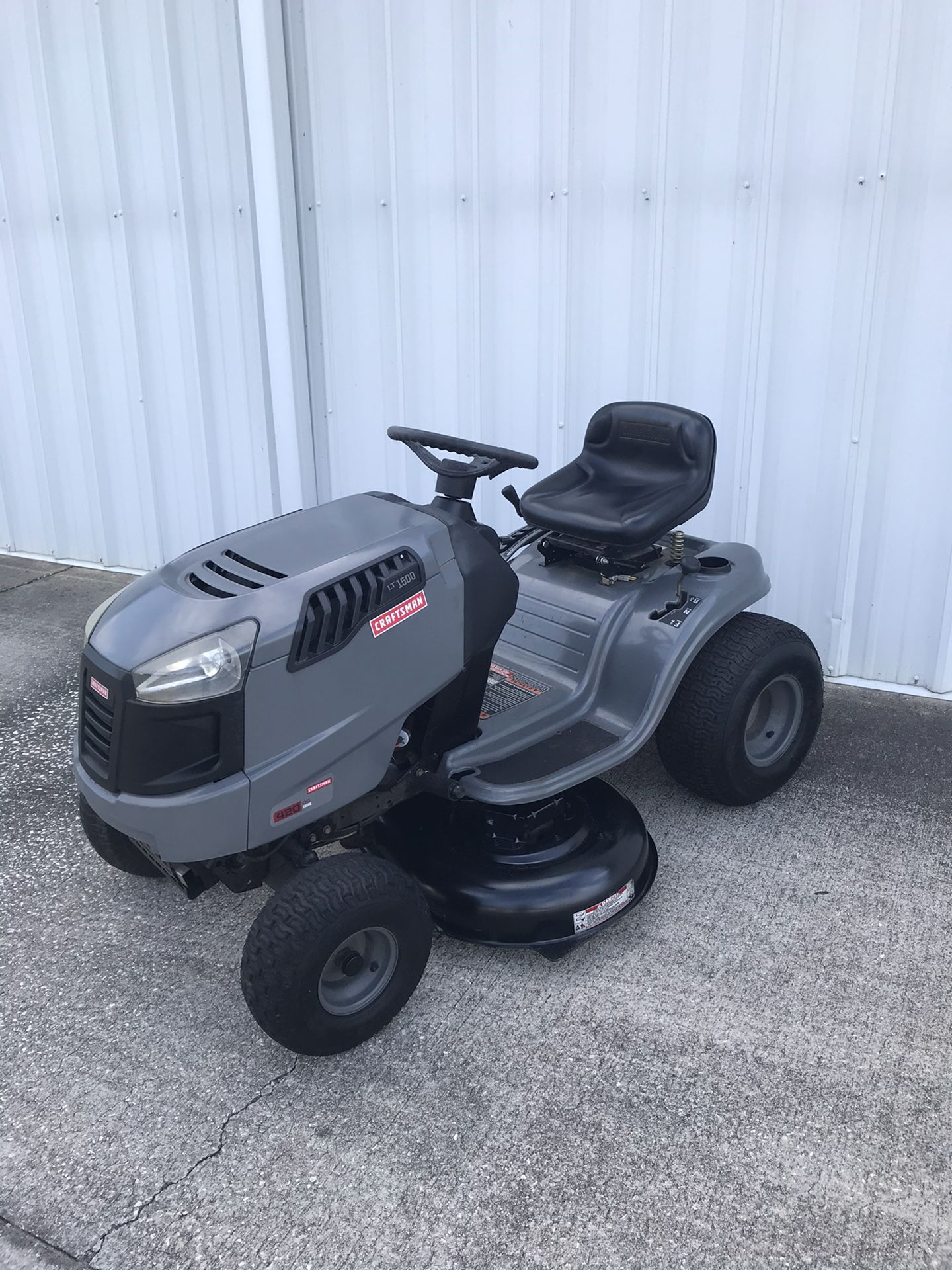 CRAFTSMAN LT1500 TRACTOR 42 INCH RIDING LAWN MOWER for Sale in Clermont ...