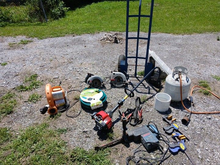 Bunch Of Random Items (Garage Special) for Sale in Chicago, IL - OfferUp