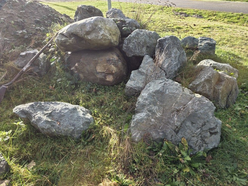 Free Rocks Just Pick Up for Sale in Marysville, WA - OfferUp