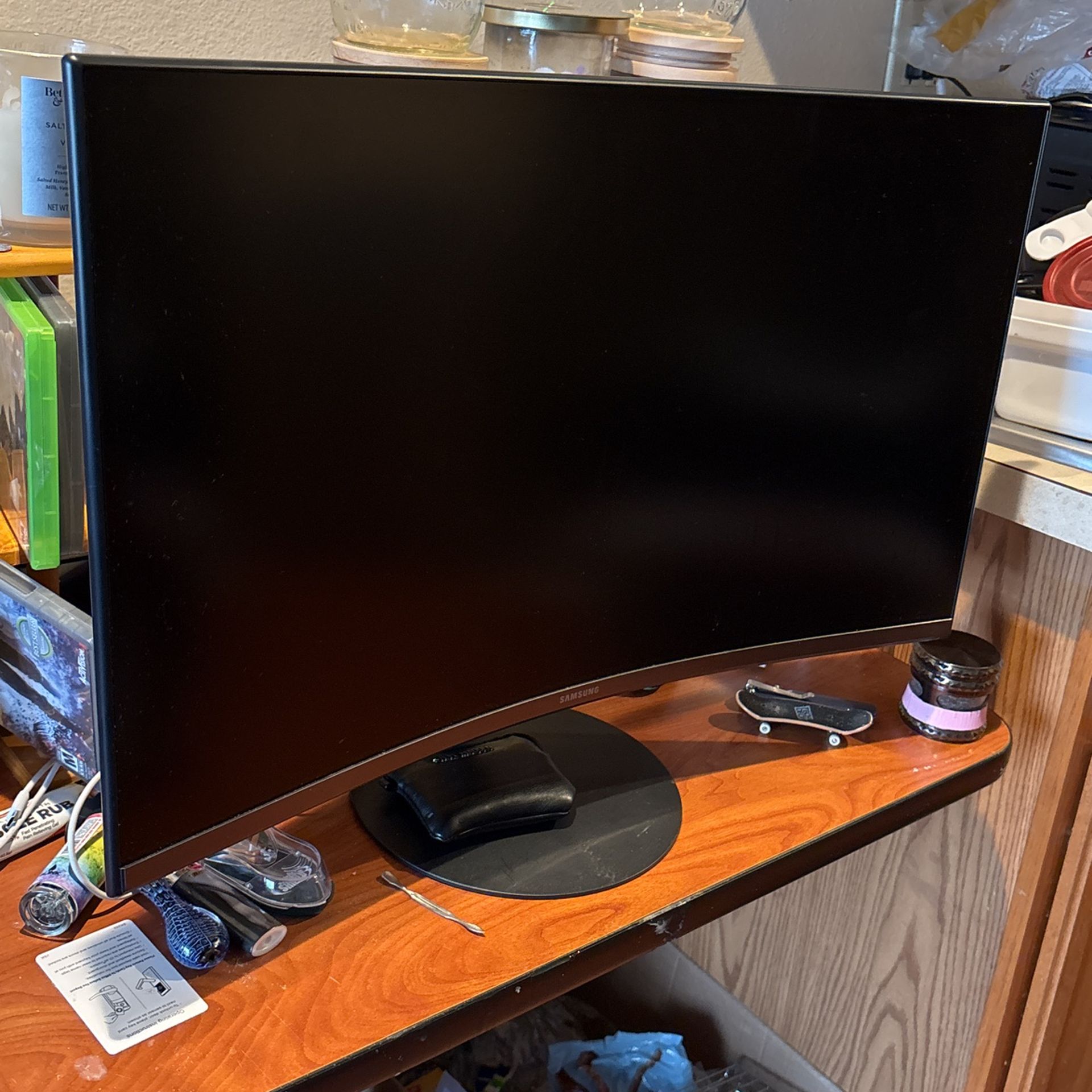 27 Inch Curved Monitor for Sale in Arnold, MO - OfferUp
