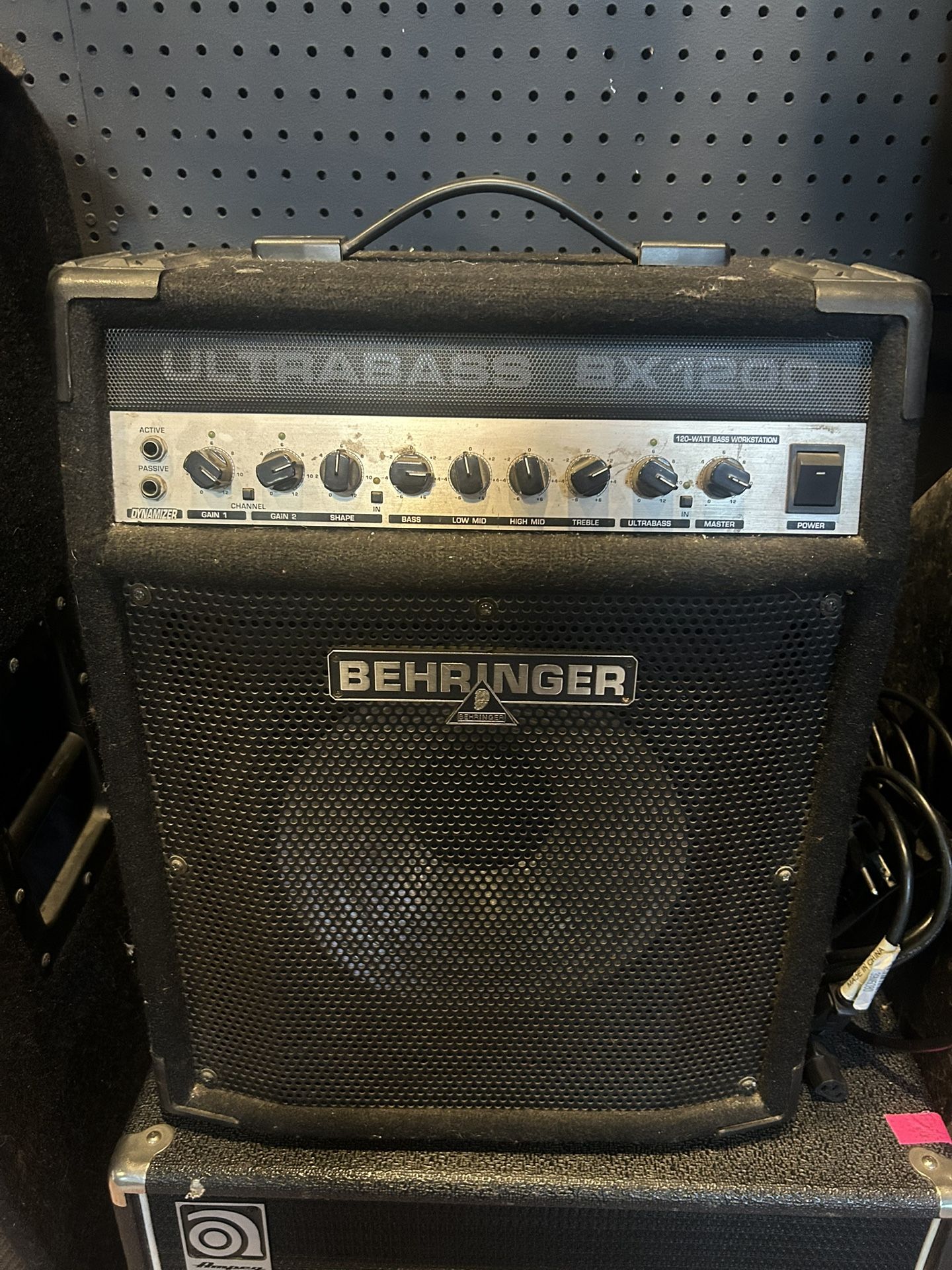 Behringer Ultra Bass BX1200 Bass Combo Amp for Sale in Long Beach, CA ...