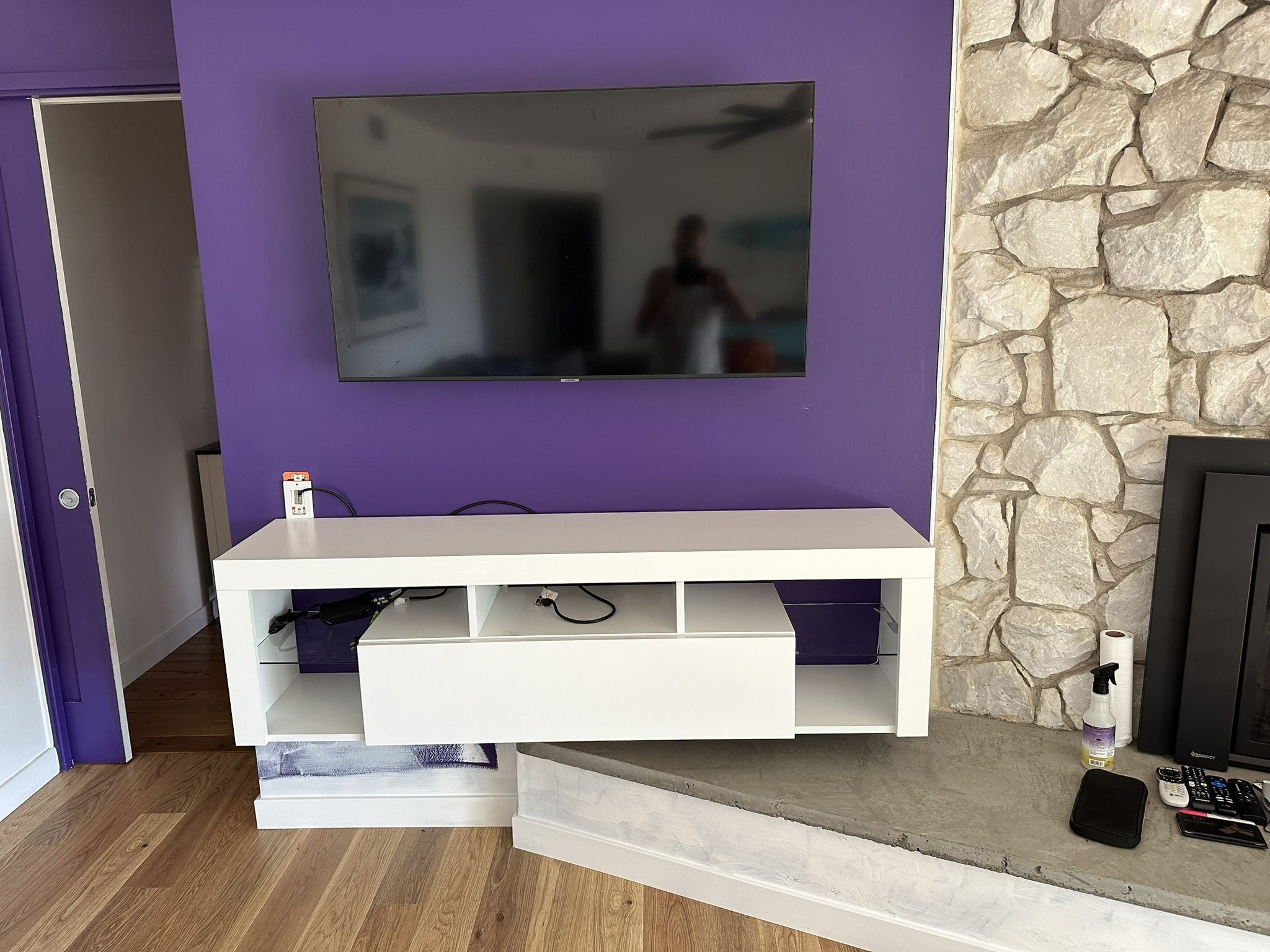 TV Console Floating Wall- White for Sale in San Diego, CA - OfferUp