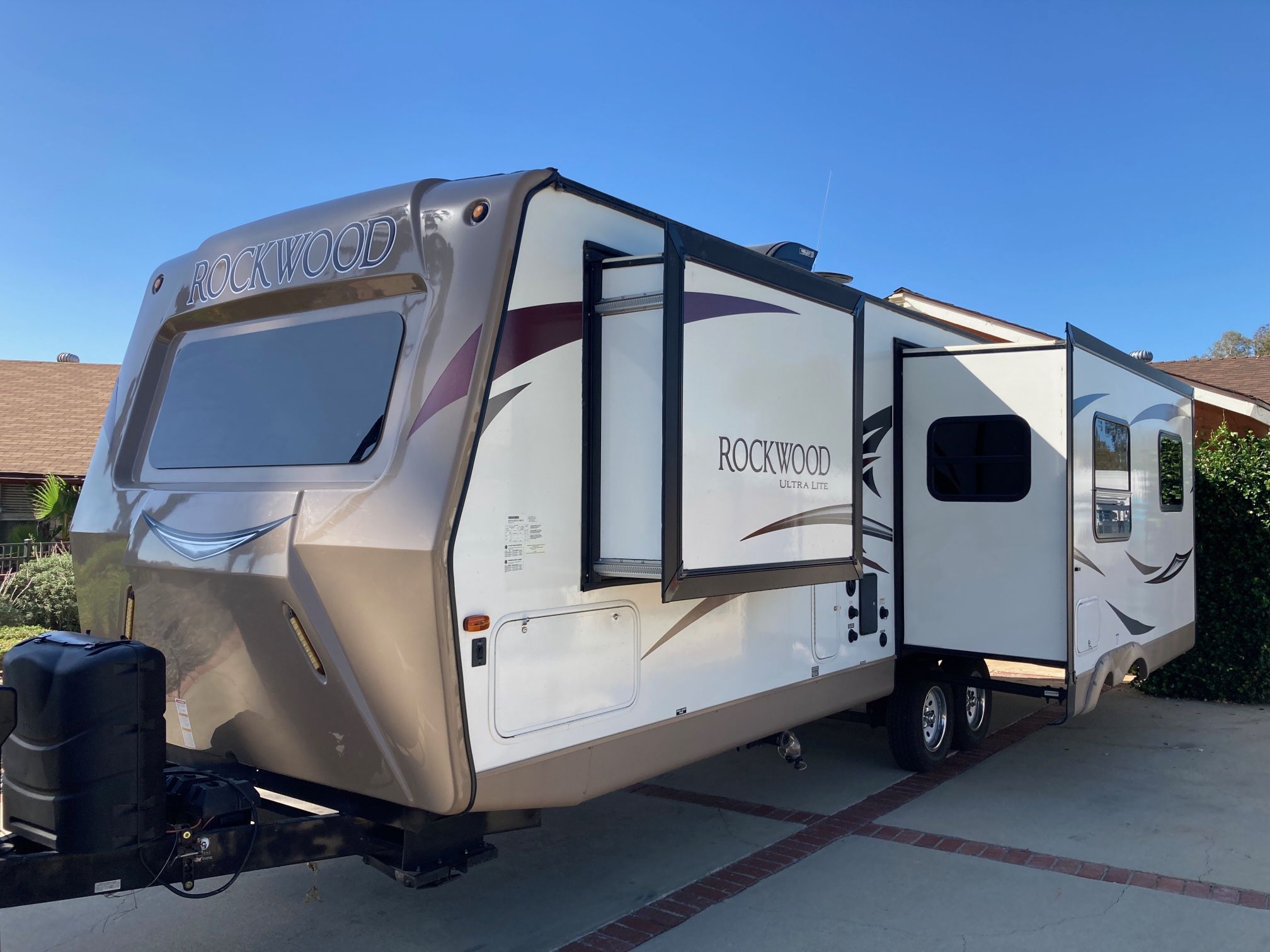 2017 Rockwood Ultra Lite Travel Trailer for Sale in Riverside, CA - OfferUp