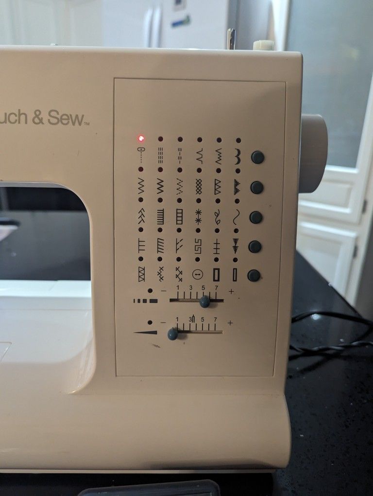 Singer Touch & Sew 7462 Mechanical Sewing Machine w/Accessories for ...