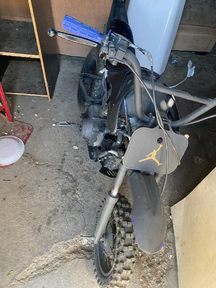 Mini Dirt bike 72cc for Sale in Bakersfield, CA - OfferUp