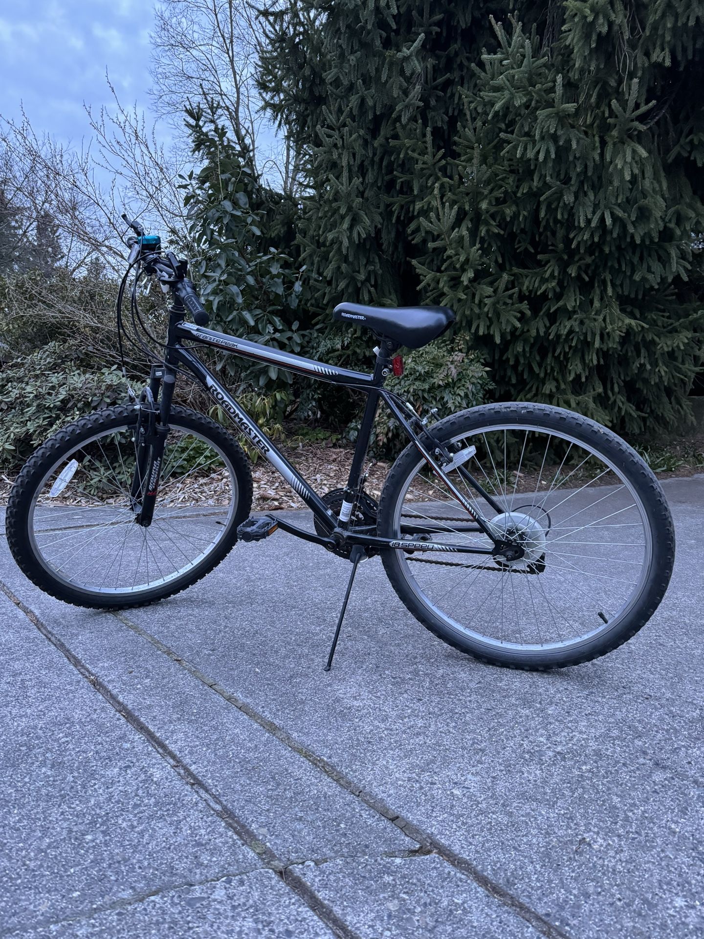 Roadmaster Granite Peak Mountain Bike 26 inch wheels for Sale in ...