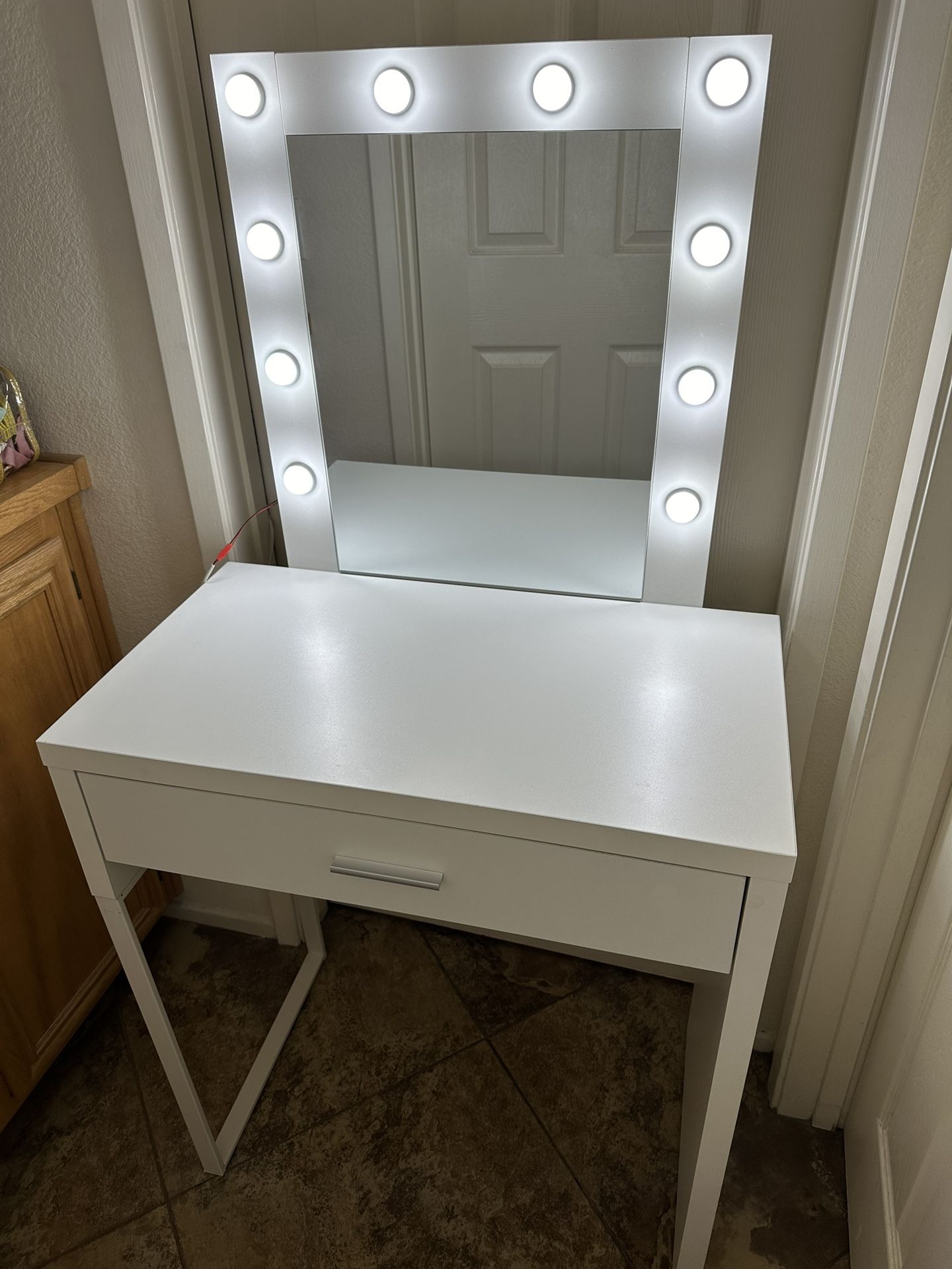 White Vanity Set Vanity Table with Lighted Mirror, 10 LED Lights ...