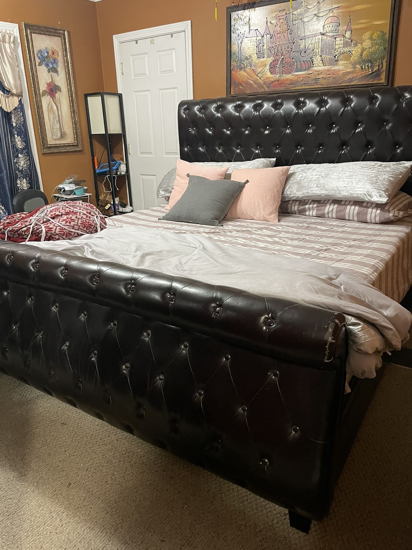 Bedroom Bed With Bobopedic King Matress for Sale in Everett, MA - OfferUp