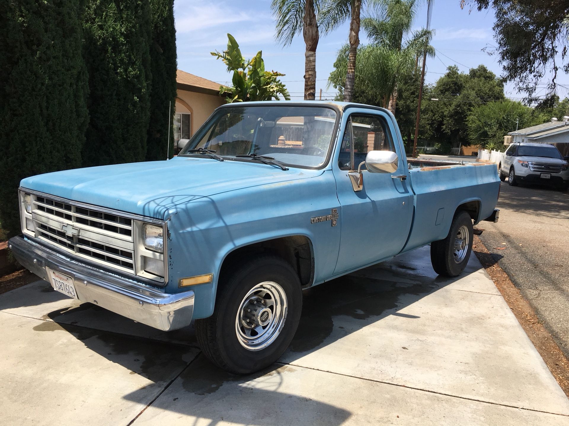 Chevrolet C20 custom deluxe V8 truck 1985 for Sale in Calimesa, CA - OfferUp