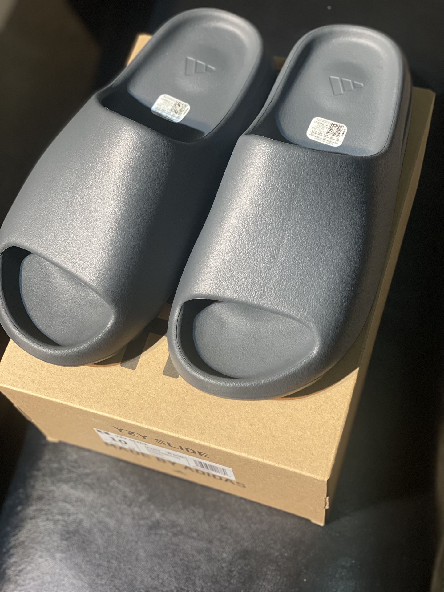 Yzy Slide Yeezy Slides Size 10 for Sale in Stanton, CA - OfferUp