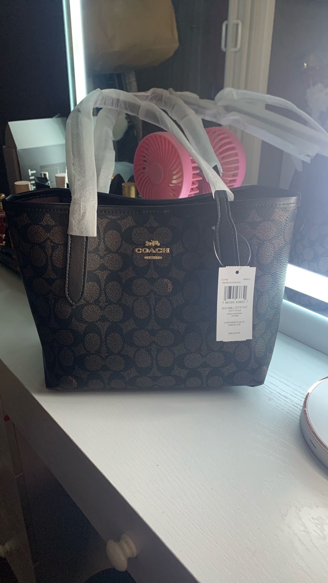 Coach Small City Tote for Sale in Lancaster, CA - OfferUp