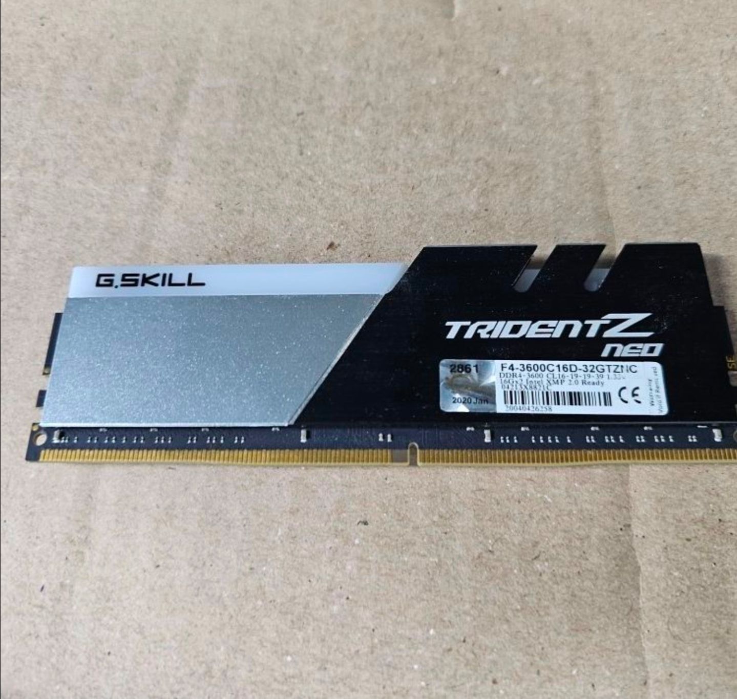 Lot of 6 sticks of ddr4 ram. 8gb, 16gb sticks, 2400, 3200mhz gskill rgb ...