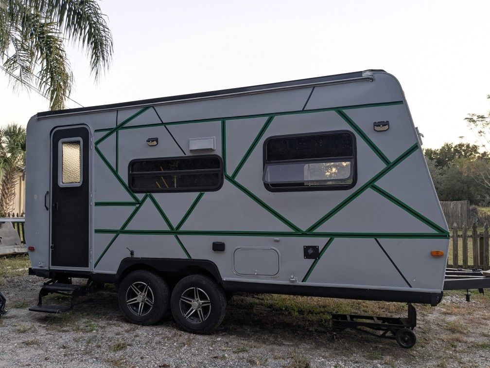 Custom 2006 Camper for Sale in Apopka, FL - OfferUp