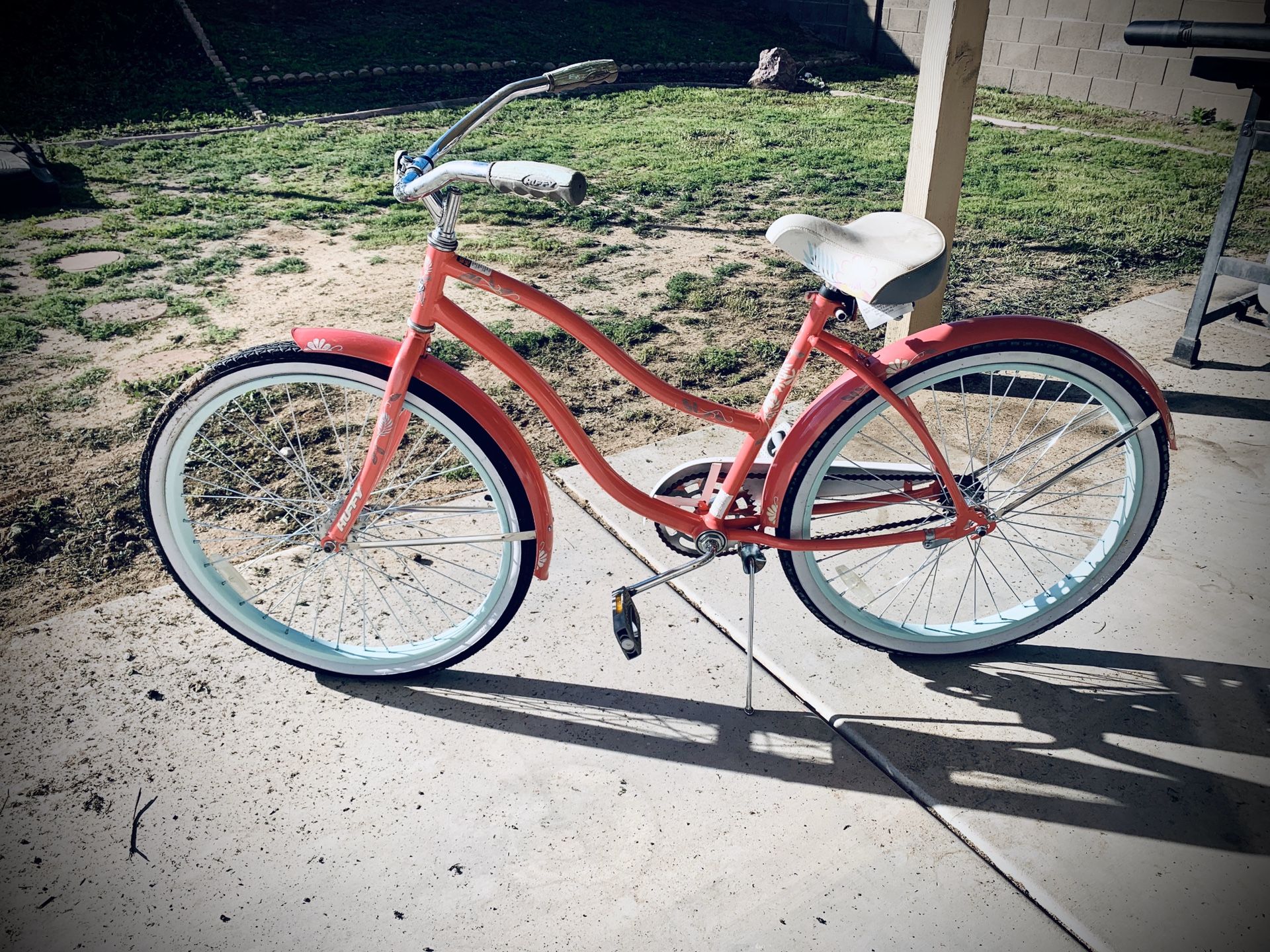 Women’s Pink Huffy Cruiser Bicycle for Sale in Glendale, AZ - OfferUp