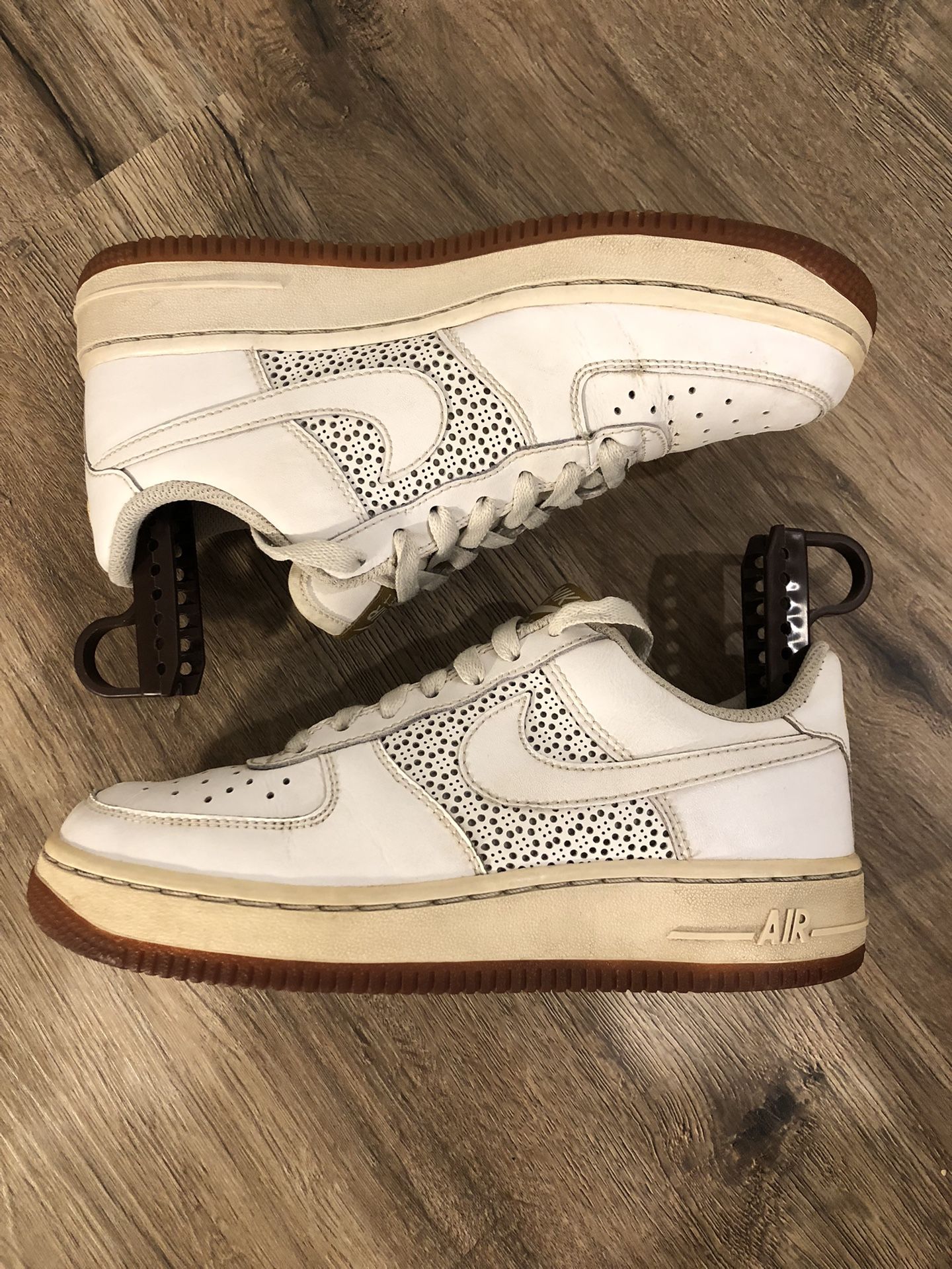 Nike Air Force 1 Low White Gum Bottom Size 4.5y or Womens 6 for Sale in ...