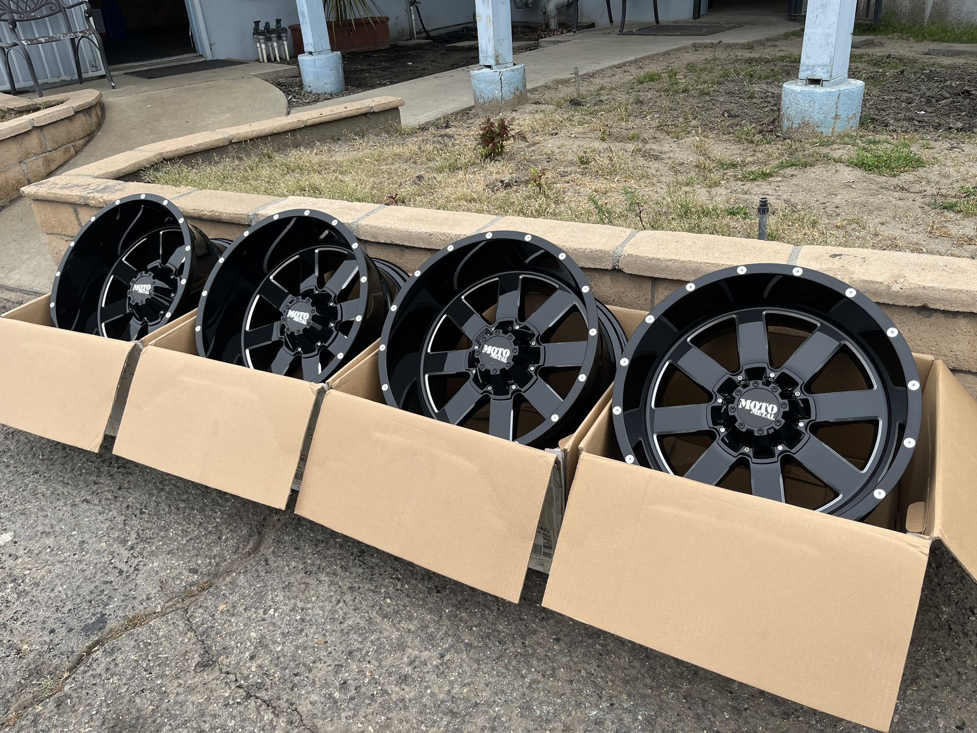 20x12 Moto Metal Off Road Gloss Black Finish Wheels/Rims for Sale in ...