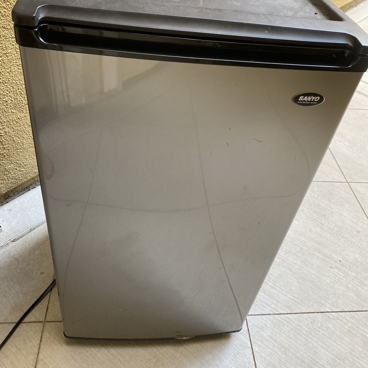 Sanyo stainless steel mini fridge store