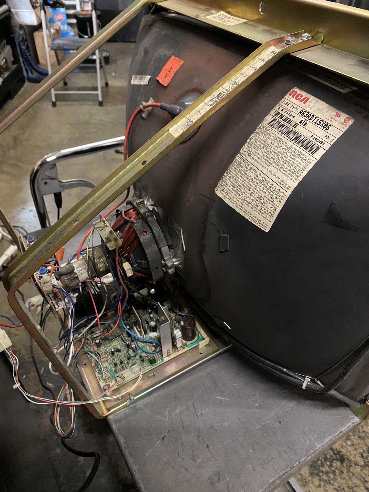 Arcade 25” Wells Gardner K7000 CRT Monitor & Chasis Works Great Nice ...