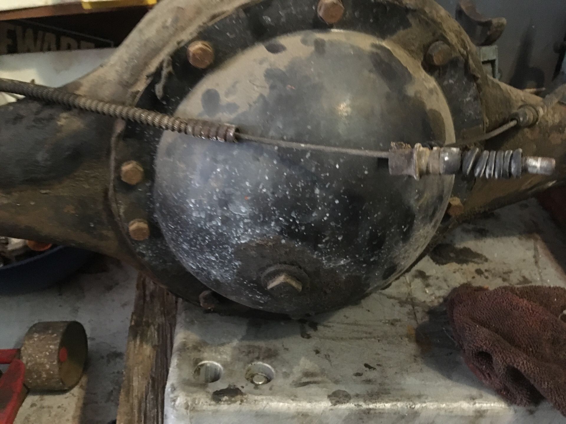 1940-1972 Eaton ho52 Rear End 3/4 Ton for Sale in Los Angeles, CA - OfferUp
