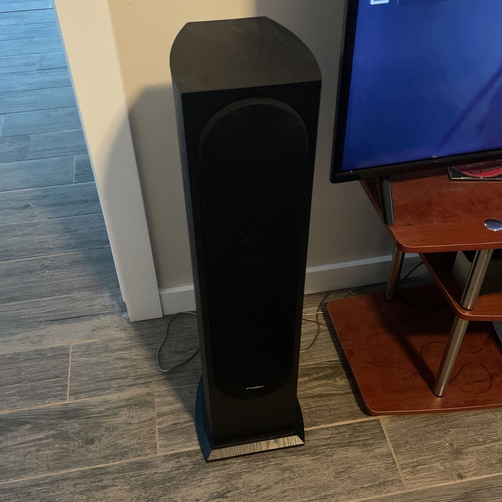 2 Pioneer Tower Speakers for Sale in Oklahoma City, OK - OfferUp