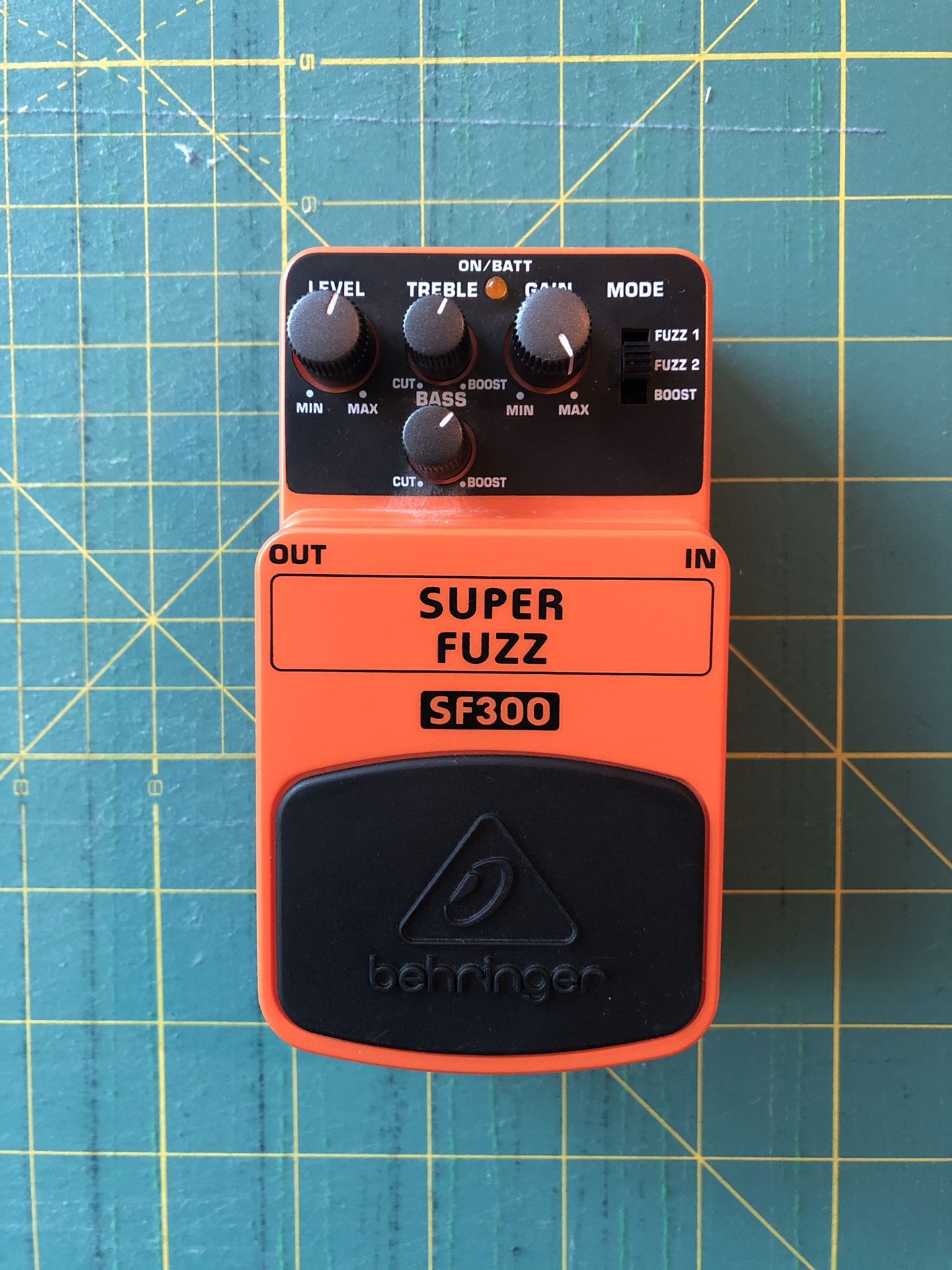 Behringer SF300 SF 300 Super Fuzz pedal for Sale in Shoreline, WA - OfferUp