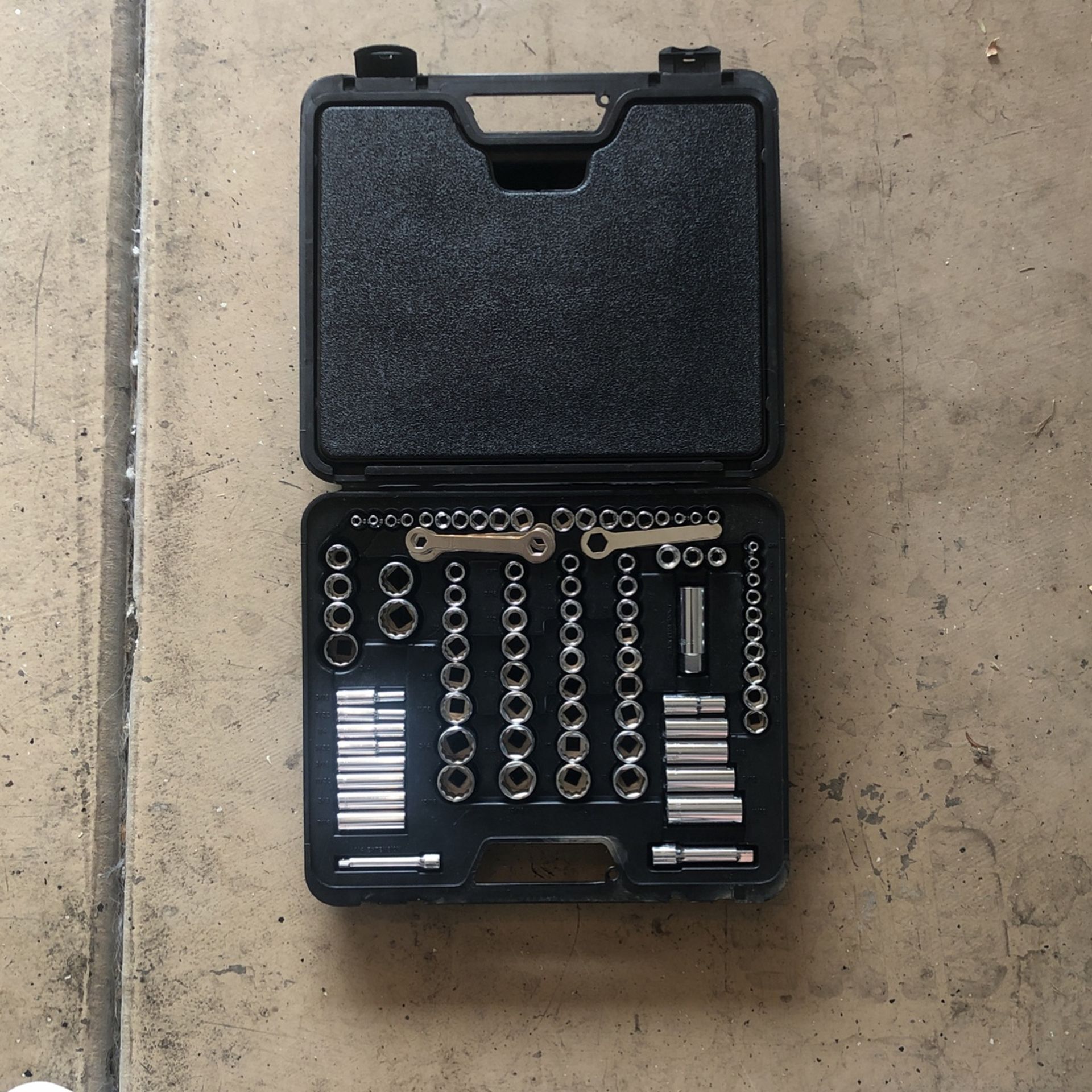 Husky Socket And Ratchet Set for Sale in Scottsdale, AZ - OfferUp