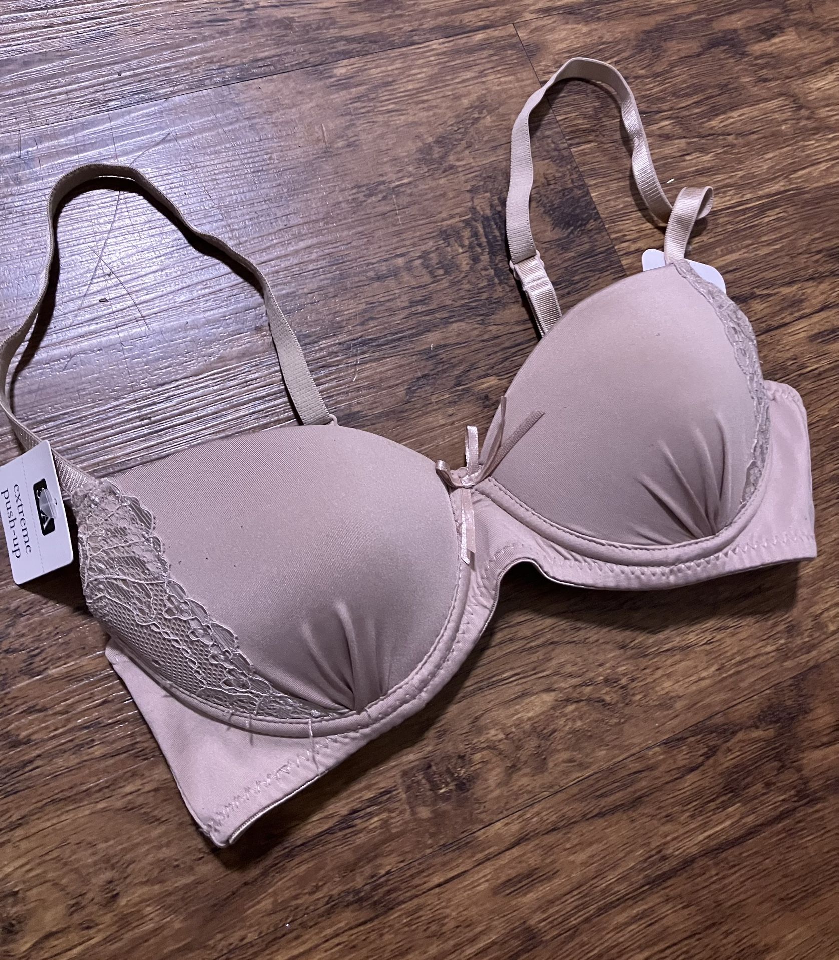 NWT Padded Push-up Bra for Sale in Compton, CA - OfferUp