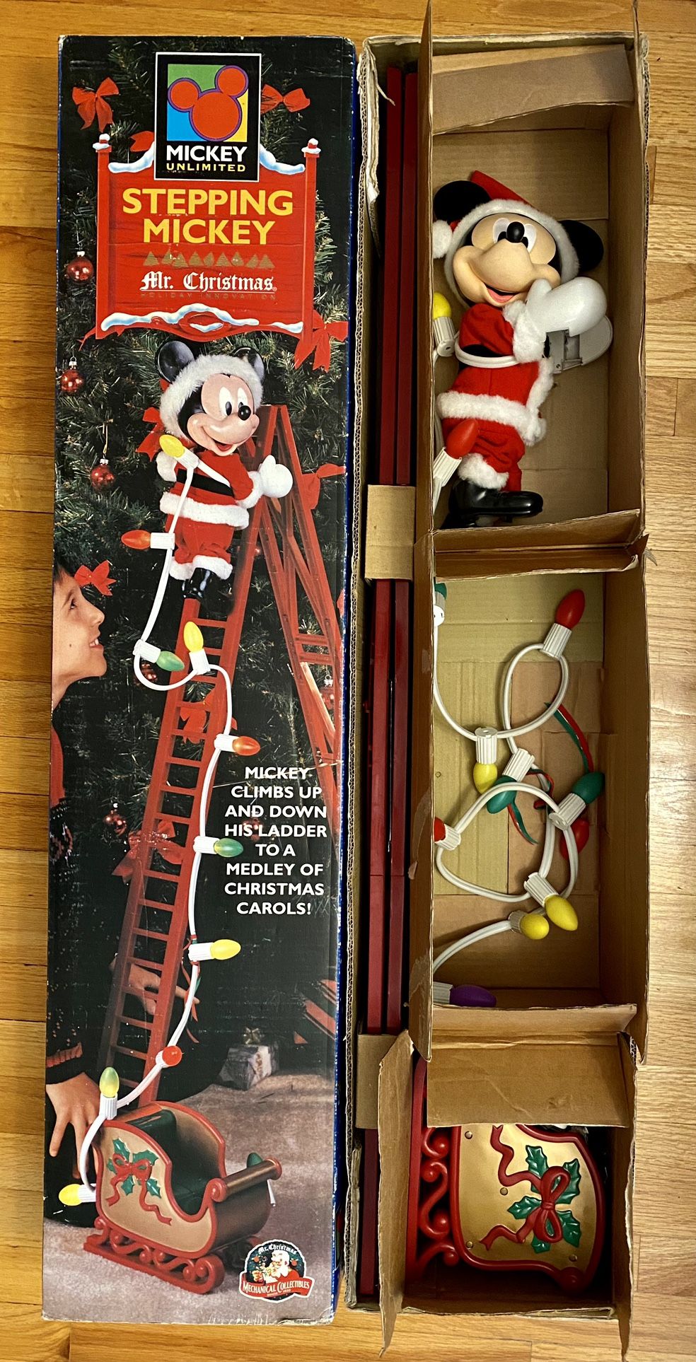 Disney Christmas Ladder Climbing Mickey for Sale in Oak Lawn, IL - OfferUp
