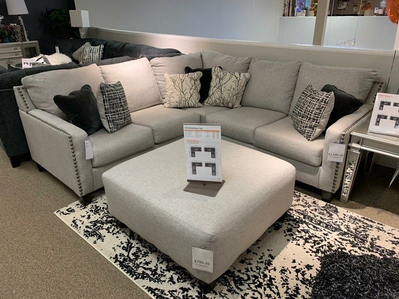 Hallenberg fog sectional store